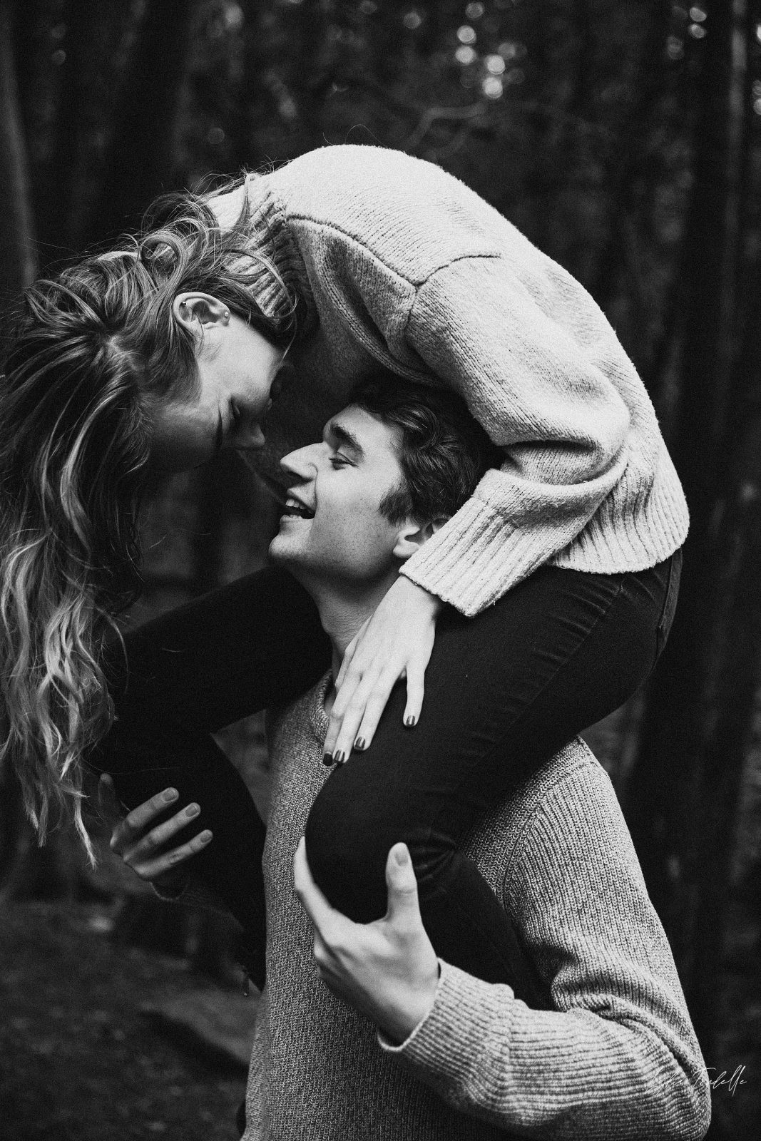 Waterfall at Hilton Hills // Couple Session - lydiatrudelle.com